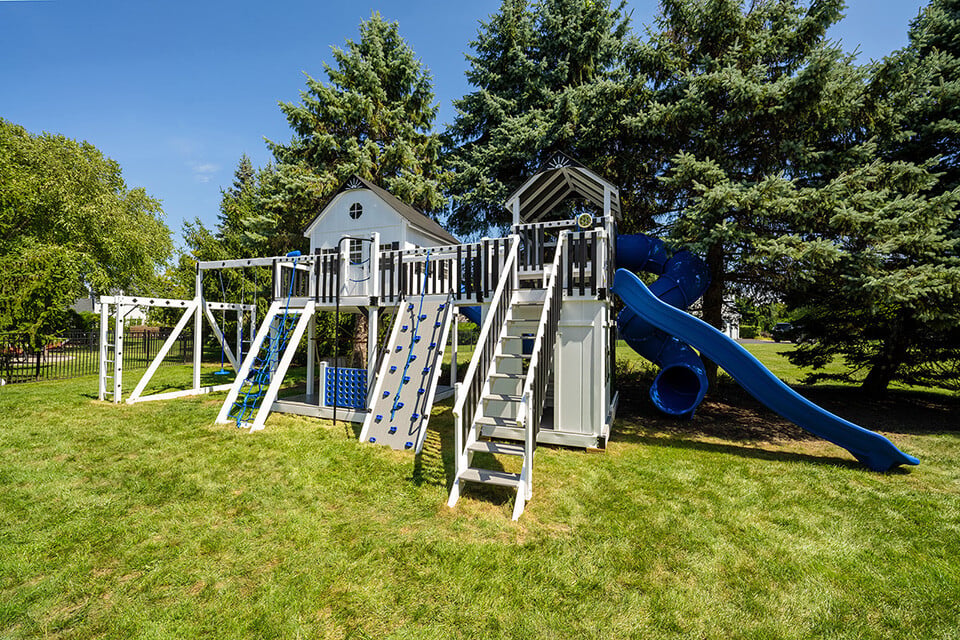Who Makes The Best Luxury Swing Sets? Introducing the Luxe Series